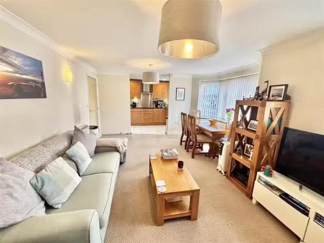 2 bedroom apartment for rent in Bread And Meat Close, Warwick.