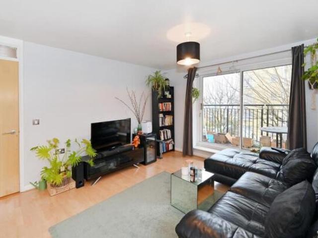 2 bedroom apartment for rent in Bridge Court, 13 Newport Avenue, E14