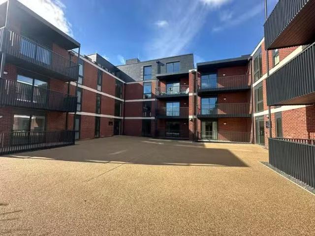 2 bedroom apartment for rent in Bridge Court, Corahs Mews, Bri.