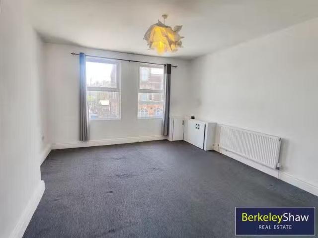 2 bedroom apartment for rent in Bridge Road, Crosby, Liverpool.