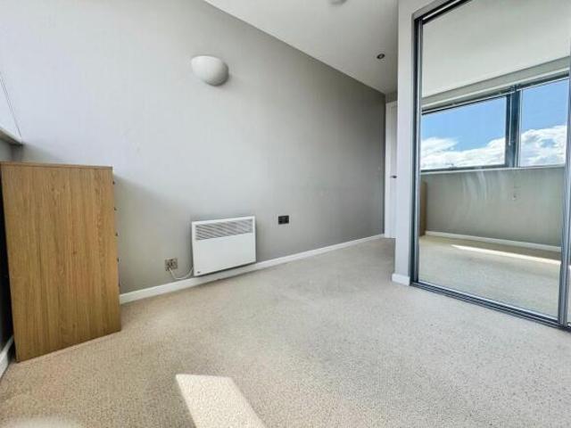 2 bedroom apartment for rent in Bridgewater Place, Water Lane, LS11