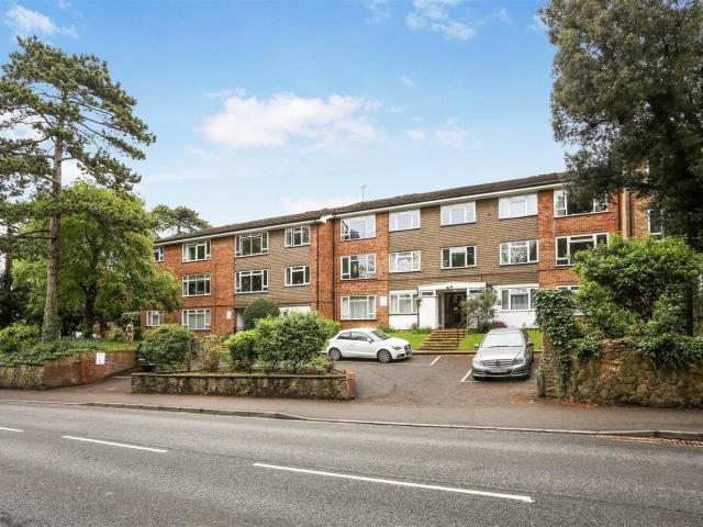 2 bedroom apartment for rent in Brighton Road, Sutton