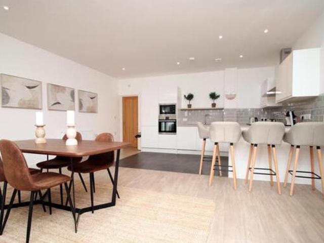 2 Bedroom Apartment For Rent In Bristol