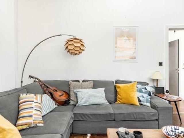 2 Bedroom Apartment For Rent In Bristol