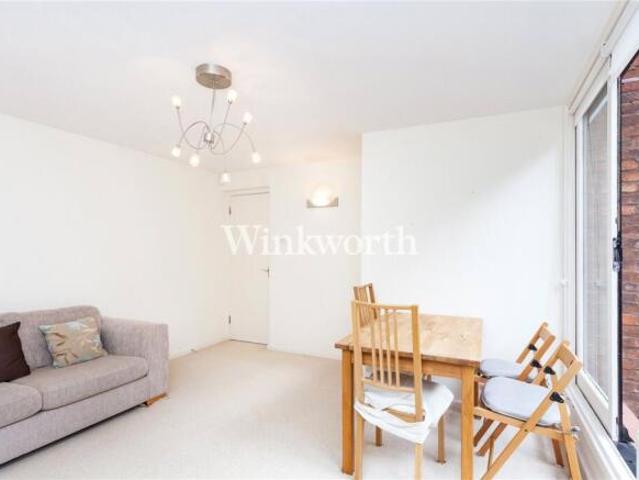 2 bedroom apartment for rent in Britten Close, London, NW11