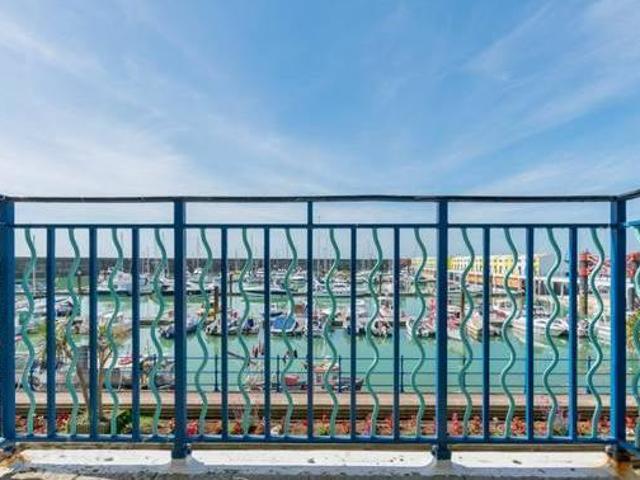 2 bedroom apartment for rent in Britannia Court The Strand BN2