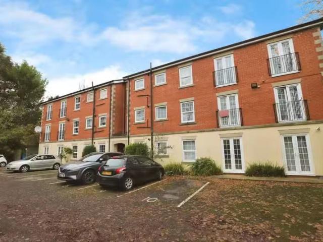 2 bedroom apartment for rent in Bromwich Street, Bolton, BL2 1.