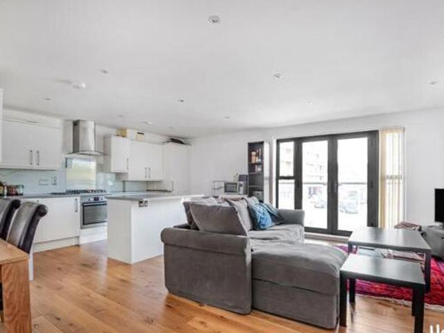 2 Bedroom Apartment For Rent In Bromley