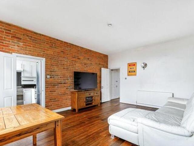 2 Bedroom Apartment For Rent In Brook Green, London