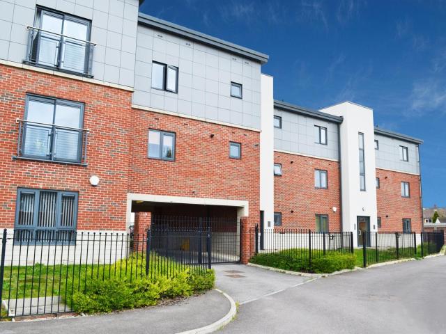 2 Bedroom Apartment for rent in Brooke Court, Auckley, Doncaster