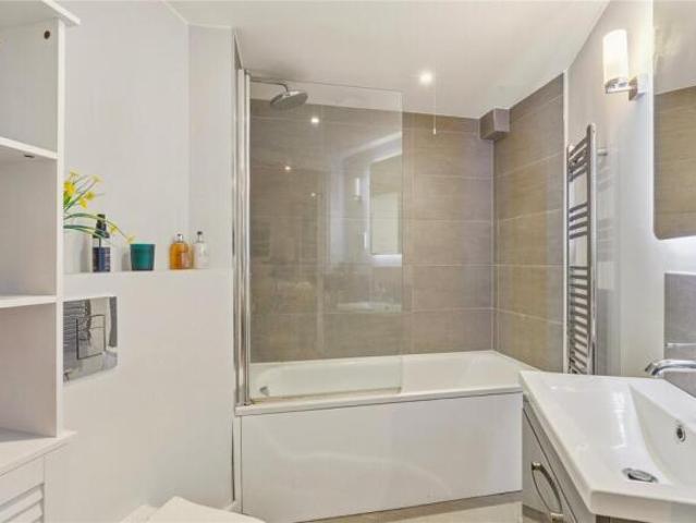 2 bedroom apartment for rent in Brookfield Mews, London, SW13