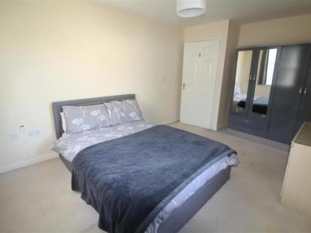 2 bedroom apartment for rent in Broom Mills Road, LS28