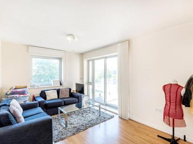 2 bedroom apartment for rent in Broomfield Street, E14