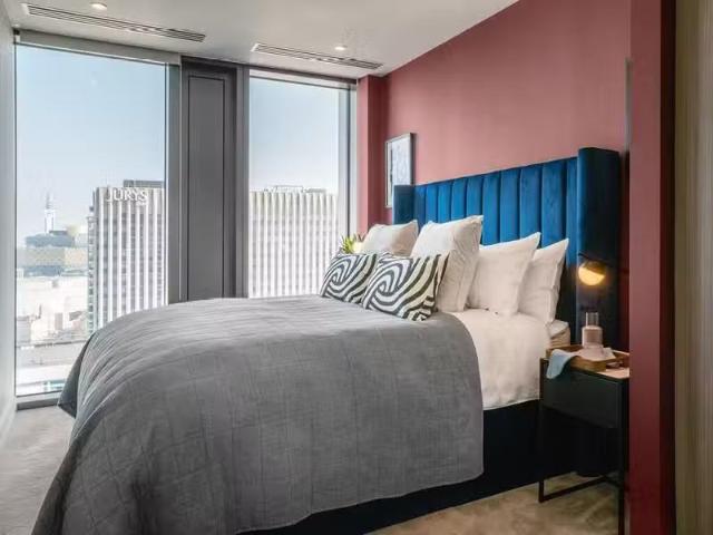 2 bedroom apartment for rent in Broad Street, Birmingham, B15.
