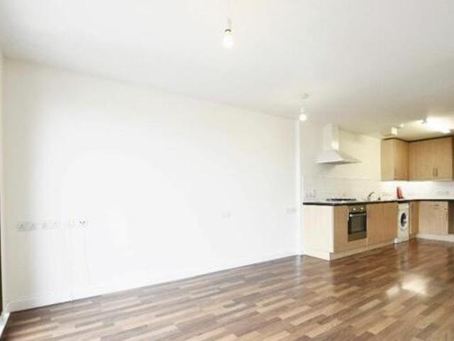 2 Bedroom Apartment For Rent In Custom House