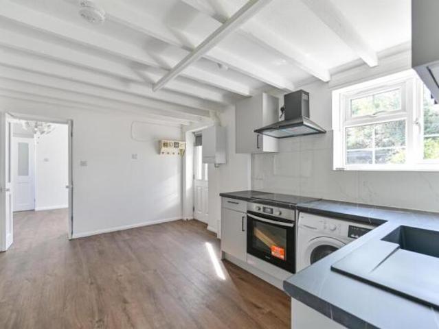 2 bedroom apartment for rent in Calcot Place, Low Lane, Calcot, Reading, RG31