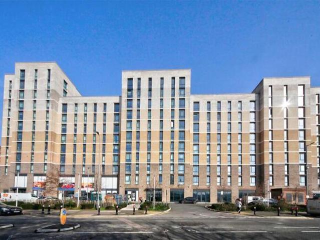 2 bedroom apartment for rent in Calibra Court, Kimpton Road, Luton, LU2