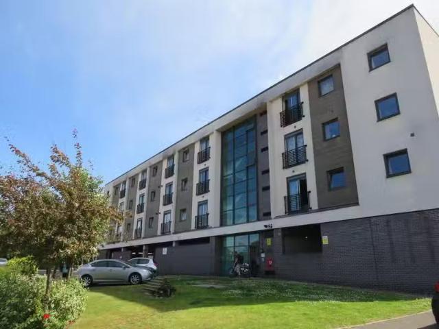 2 bedroom apartment for rent in Calverly Court, Paladine Way.
