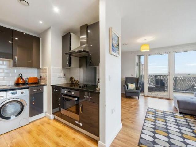 2 bedroom apartment for rent in Cannon Road, London, N17