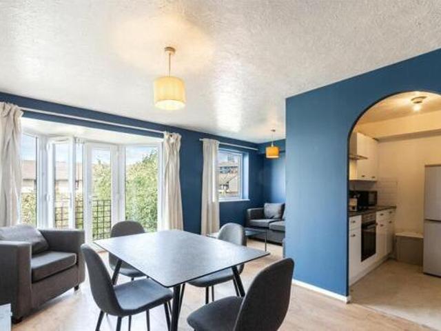 2 Bedroom Apartment For Rent In Canary Wharf, London