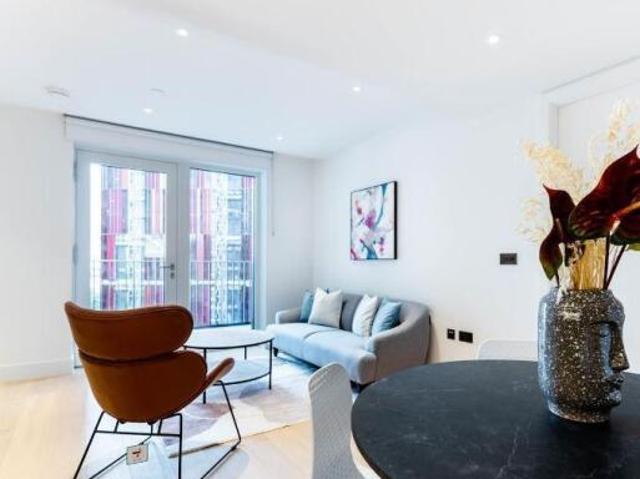 1 bedroom apartment for rent in Cascade Way, London, W12 7RD, W12