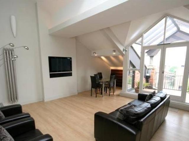 2 bedroom apartment for rent in Castle Quay Castlefield M15
