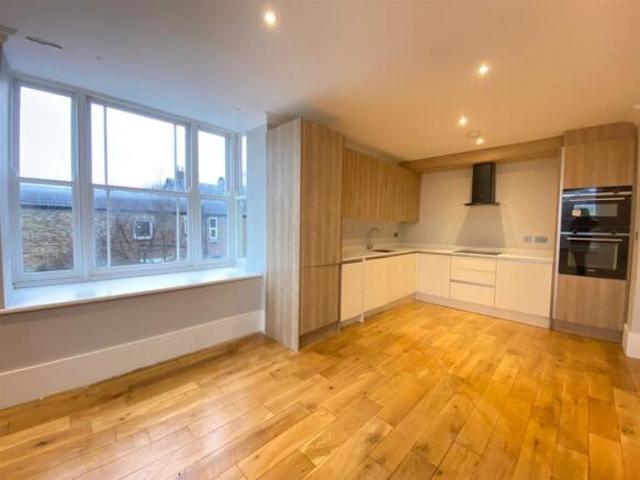 2 bedroom apartment for rent in Castlebar Road, Ealing, W5