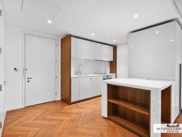 2 bedroom apartment for rent in Capital Building, Embassy Gardens, SW11