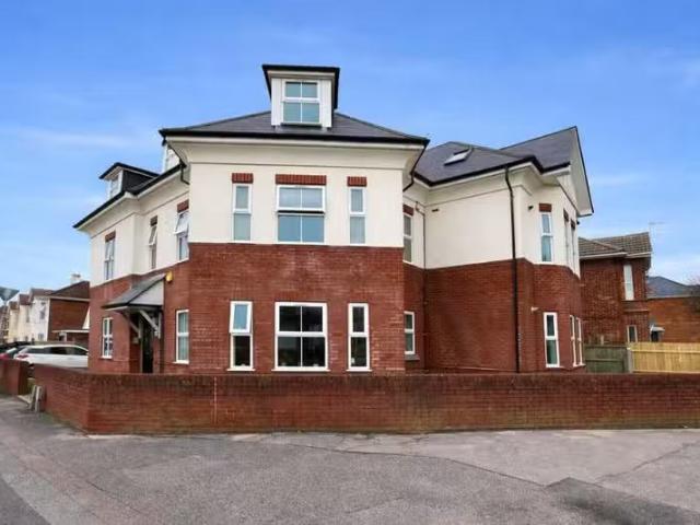 2 bedroom apartment for rent in Capstone Road, Bournemouth, Do.