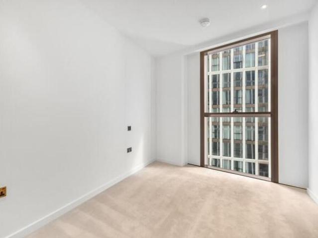 2 bedroom apartment for rent in Carnation Way London SW8
