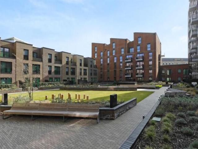 2 bedroom apartment for rent in Carraway Street Reading RG1