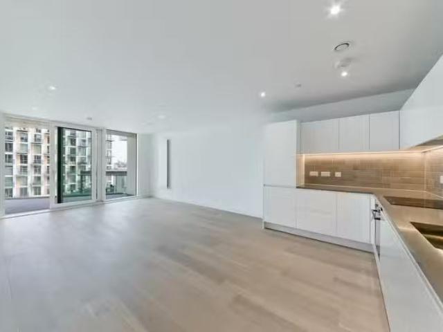 2 bedroom apartment for rent in Carrick House, Royal Wharf, Lo.