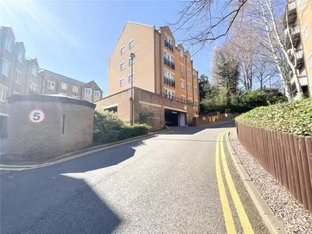 2 bedroom apartment for rent in Caversham Place, Sutton Coldfi.