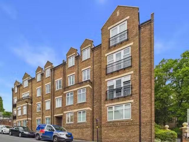 2 bedroom apartment for rent in Caversham Place, Sutton Coldfi.