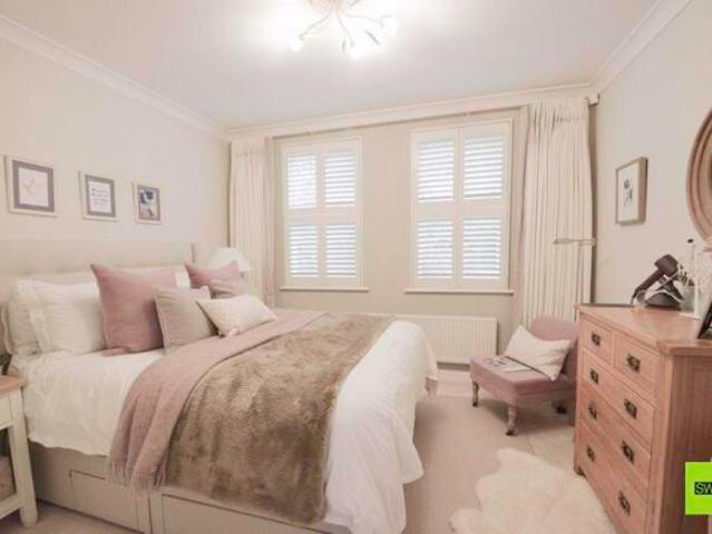 2 bedroom apartment for rent in Cecil Road, SW19