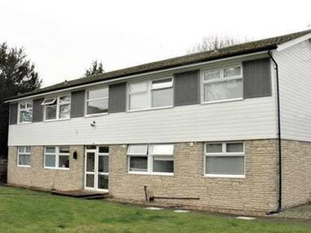 2 bedroom apartment for rent in Cedar Close StainesuponThames TW18