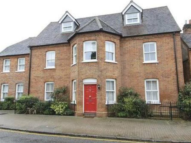 2 bedroom apartment for rent in Centurion House Rickmansworth WD3