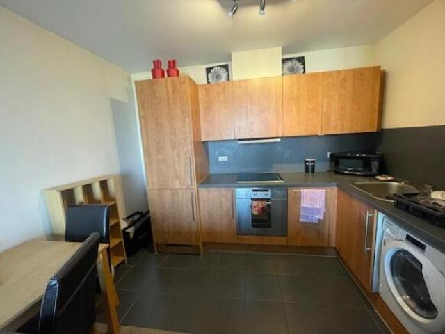 2 bedroom apartment for rent in Centenary Plaza, City Centre, B1