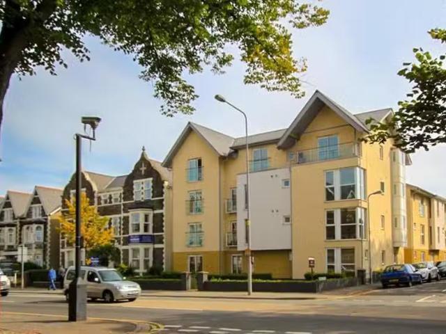 2 bedroom apartment for rent in Central Court, Roath, CF24