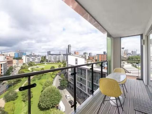 2 bedroom apartment for rent in Central Plaza, Mason Way, Edgb.