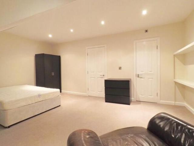 2 bedroom apartment for rent in Central Road, Didsbury, M20