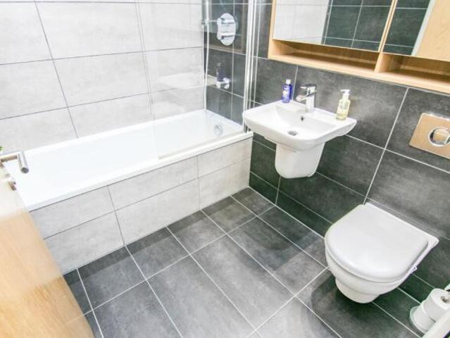 2 bedroom apartment for rent in Chancery House, Paradise Street L1