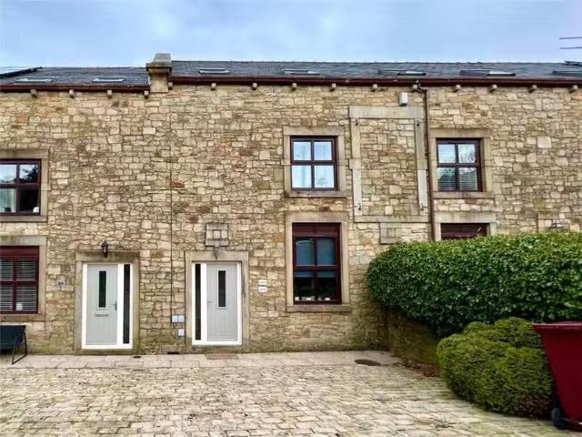 2 bedroom apartment for rent in Chaigley Court, Chaigley, Clit.