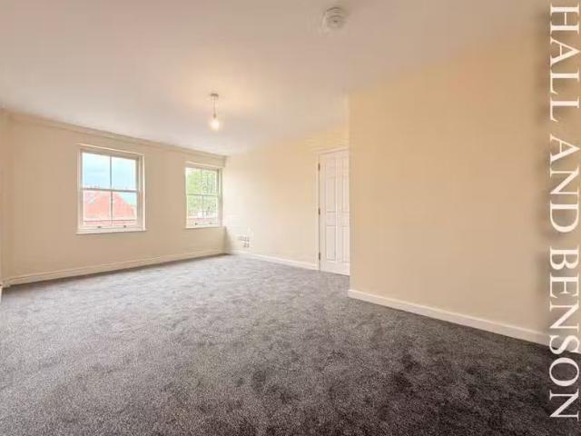2 bedroom apartment for rent in Chapel Street, Measham, DE12