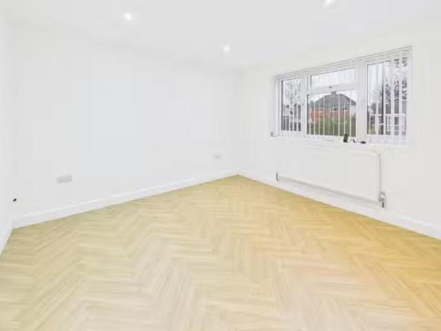 2 bedroom apartment for rent in Charter Avenue, Canley, Covent.