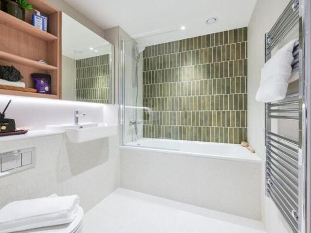 2 bedroom apartment for rent in Charter Street, London, E22