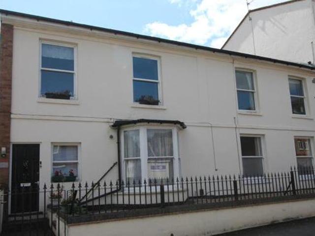 2 Bedroom Apartment For Rent In Charles Court, Charlotte Street