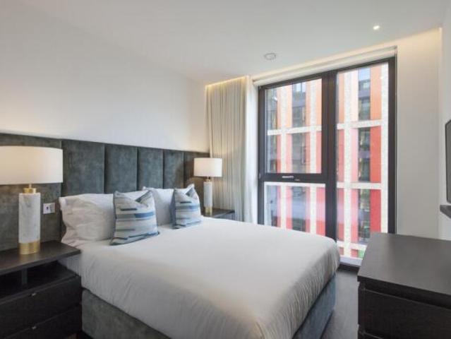 2 bedroom apartment for rent in Charles Clowes Walk London SW11