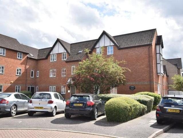 2 bedroom apartment for rent in Charnwood House, Rembrandt Way, Reading, RG1