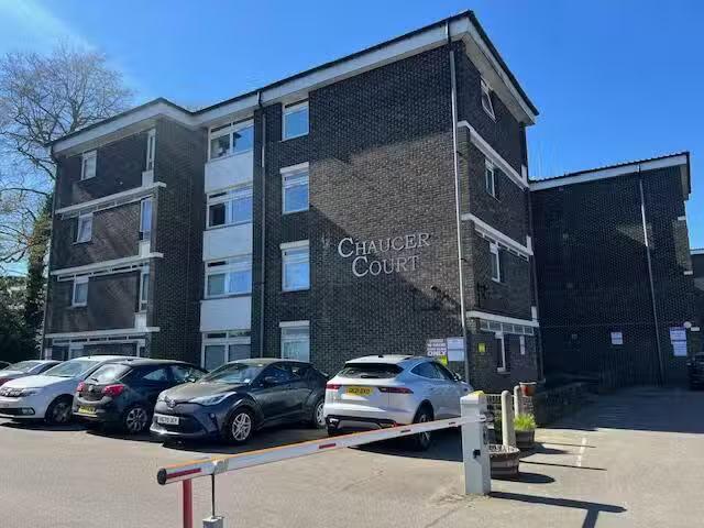 2 bedroom apartment for rent in Chaucer Court, New Dover Road.